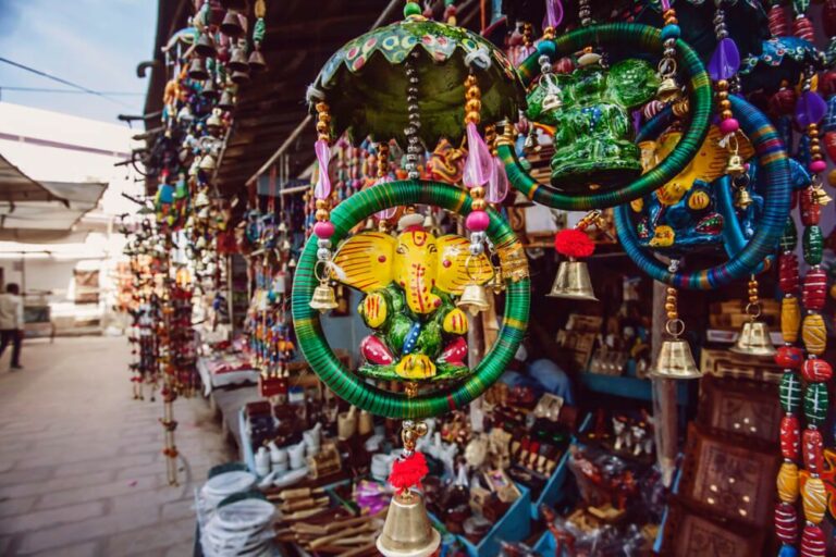 10 Famous Indore Markets | Famous India